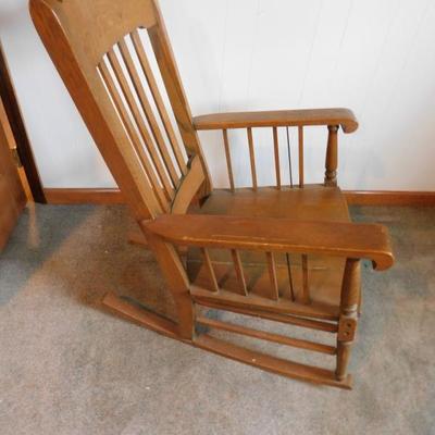 Mission Style Oak Rocking Chair | EstateSales.org