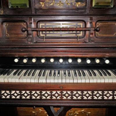 VICTORIAN PARLOR ORGAN CA. 1870-1880 | EstateSales.org