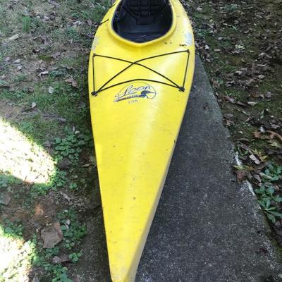 Lot 86 - Old Town Loon 138 KAYAK and Paddle | EstateSales.org
