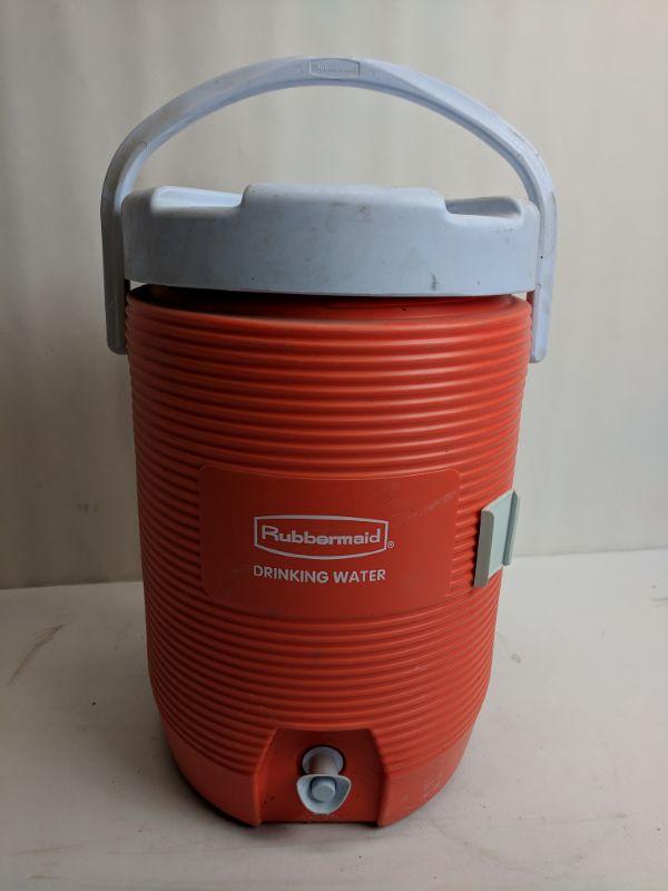 Rubbermaid Drinking Water Container, Orange | EstateSales.org