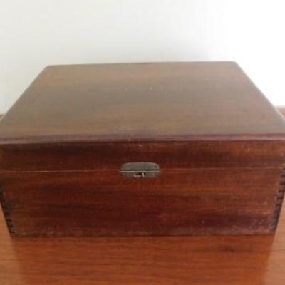 Vintage Novampul Unit Anesthesia Hypodermic Needle Box | EstateSales.org