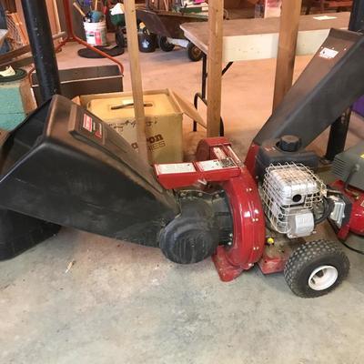 Lot 195 - Sears Craftsman Leafwacker 3-Way Chipper Shredder ...