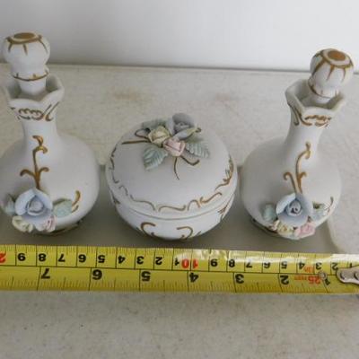 Capodimonte Ceramic Vanity Set | EstateSales.org