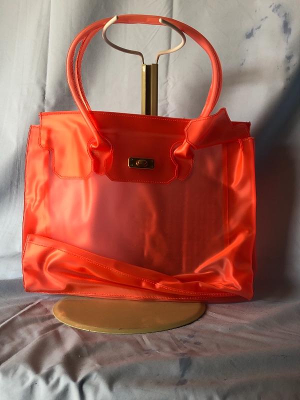 Plastic red purse | EstateSales.org