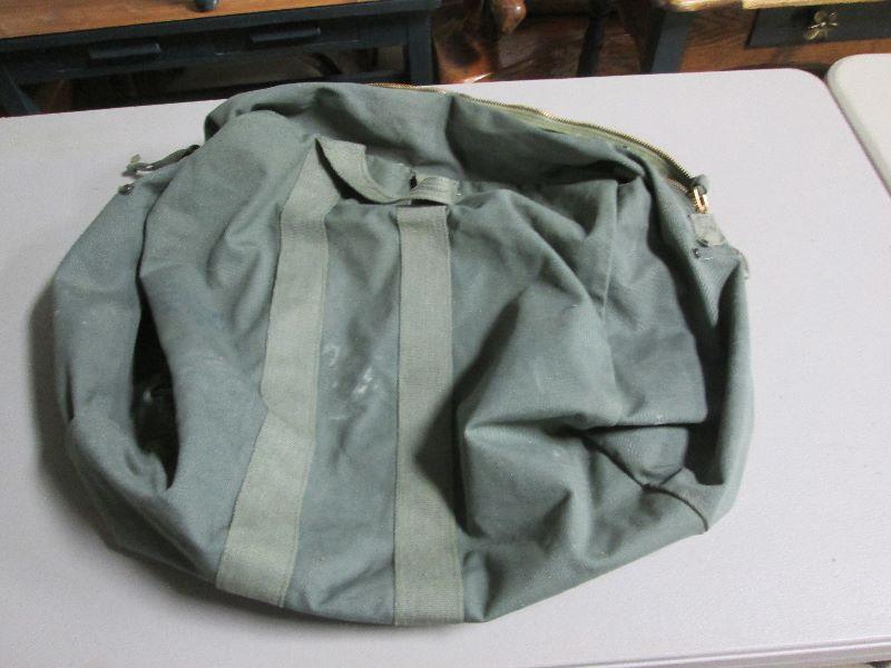 Item 153 - Military A3 Flyers Kit Flight Pilot Parachute Bag Canvas ...