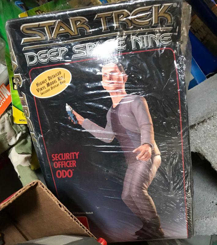 Star Trek Deep Space Nine Model Kit-Security Officer ODO | EstateSales.org