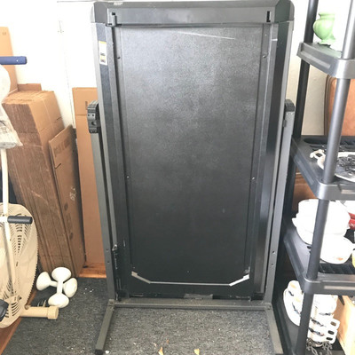 Lot 213 - Tread Mill Pro Form 725 TL | EstateSales.org
