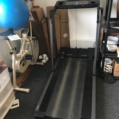 Lot 213 - Tread Mill Pro Form 725 TL | EstateSales.org