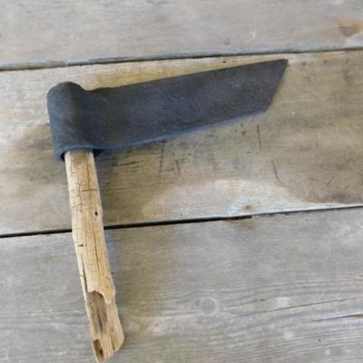 Antique Froe Wood Splitter with Wood Handle (Piece) | EstateSales.org