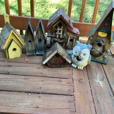 Lot 92 - 7 Birdhouses incl signed Keith Emory | EstateSales.org