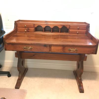 Lot 140 - Sprague Carleton Writing Desk | EstateSales.org