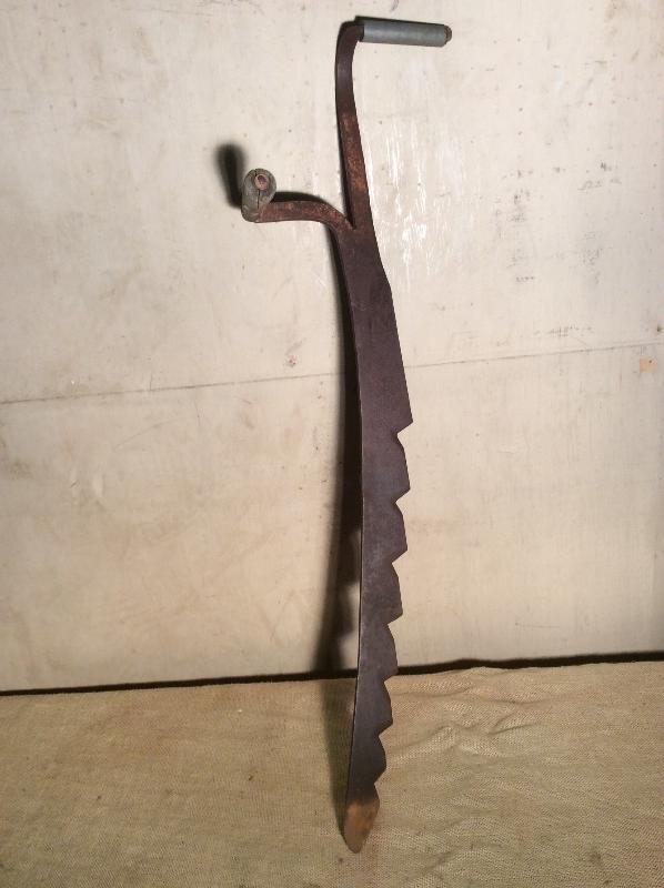 Antique Hay Saw | EstateSales.org