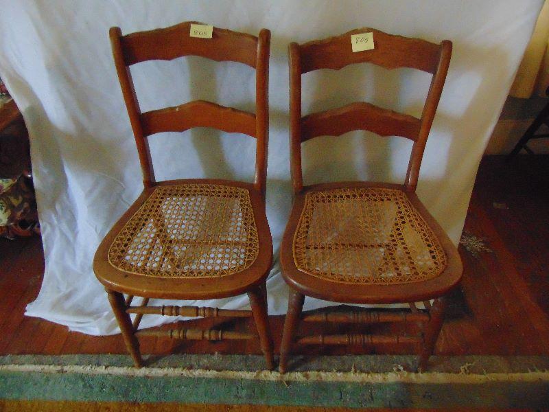 805 Chairs | EstateSales.org