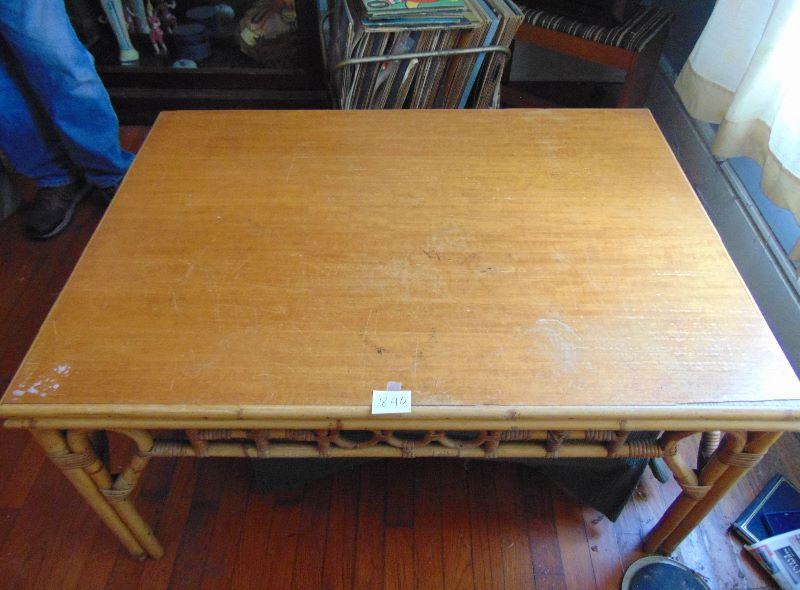 840 Table | EstateSales.org