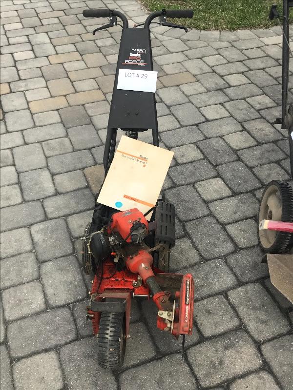 Lot # 29 Tanaka Pro Force Lawn Edger | EstateSales.org
