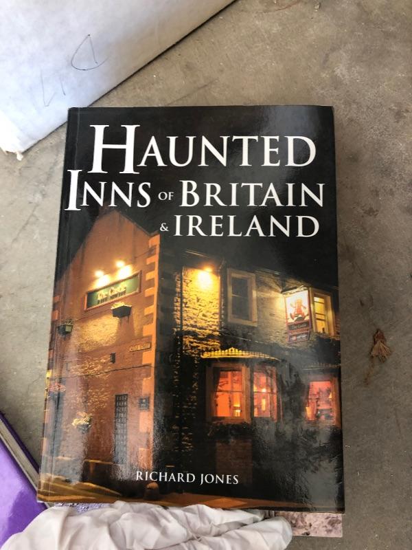 Book - haunted inns | EstateSales.org