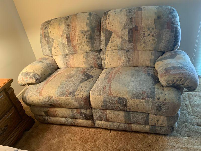 Super Comfortable Couch | EstateSales.org