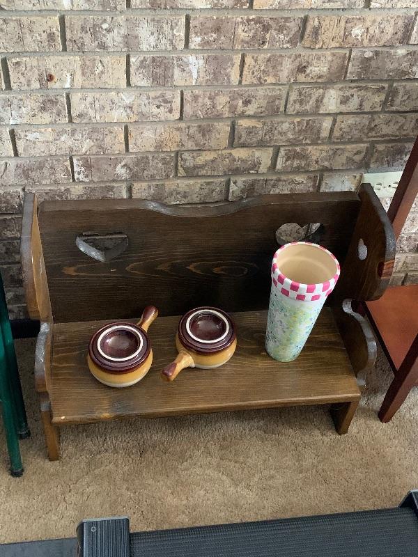 Small doll bench | EstateSales.org