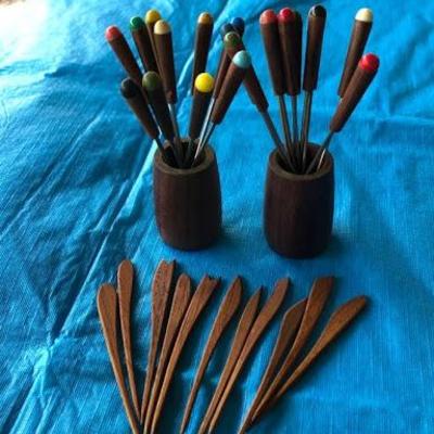 Vintage Wood Cocktail Picks & Wood Handled Forks | EstateSales.org