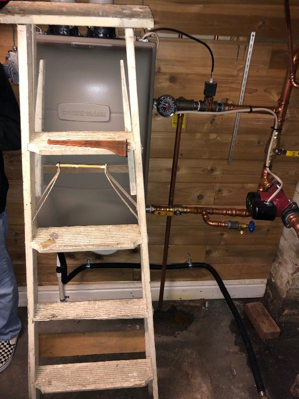 5 Foot Step ladder | EstateSales.org