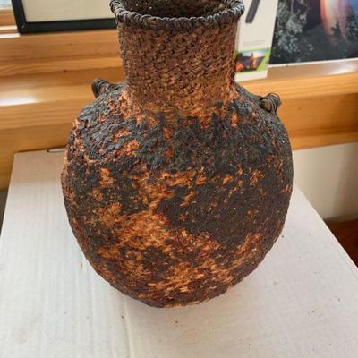 Native American Apache Water vessel / Tus | EstateSales.org