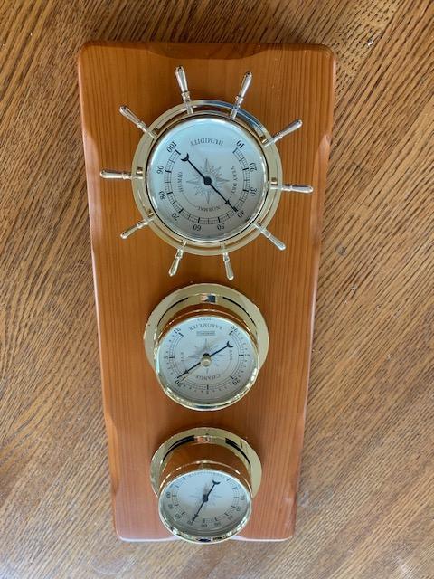 wall mount barometer | EstateSales.org