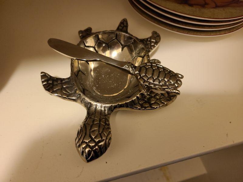Turtle Dish | EstateSales.org