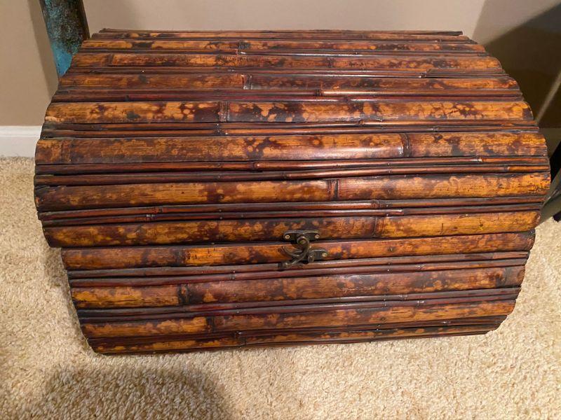 Bamboo Trunk | EstateSales.org