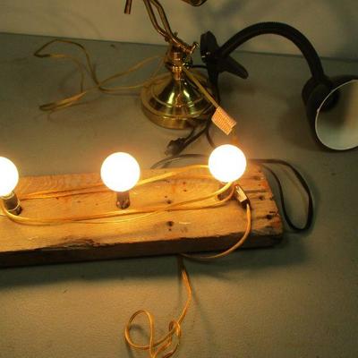 Lot 73 - Desk Lamps & Wall Lamp | EstateSales.org