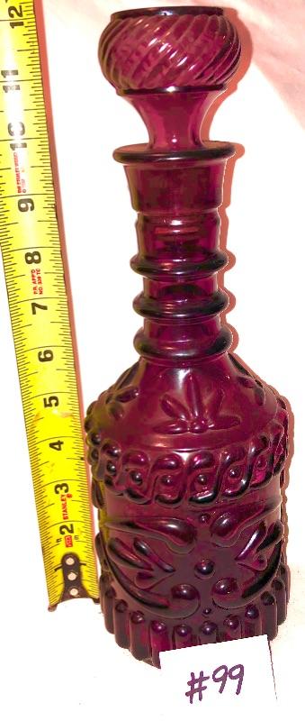 Purple glass decanter with lid | EstateSales.org