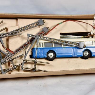 Lot 268: Vintage Aristo-Craft HO Scale Trolley Bus System | EstateSales.org