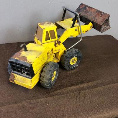Lot #261 Vintage Tonka Tractor Frontend Loader | EstateSales.org