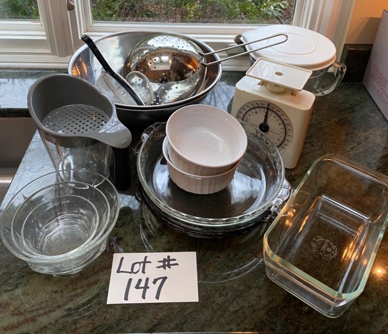 Lot # 147 Pyrex, Measuring , Mixing Bowls | EstateSales.org