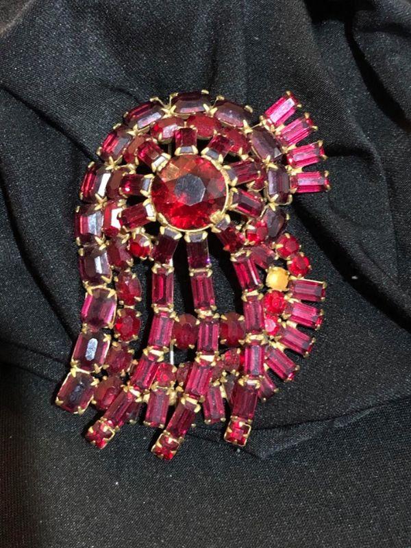 Vintage Red Rhinestone Brooch | EstateSales.org