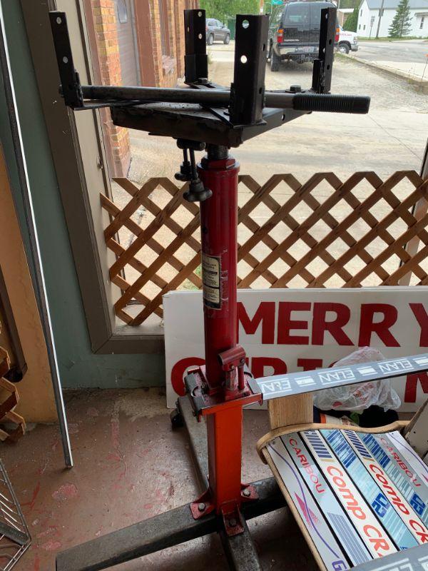 Transmission stand / drive shaft / rear end | EstateSales.org