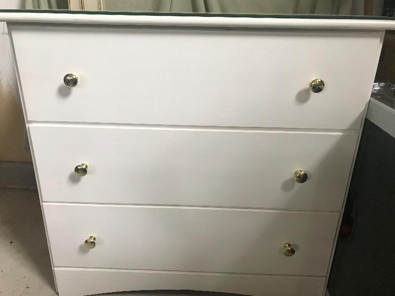 White Particle Board 3 Drawer Dresser | EstateSales.org