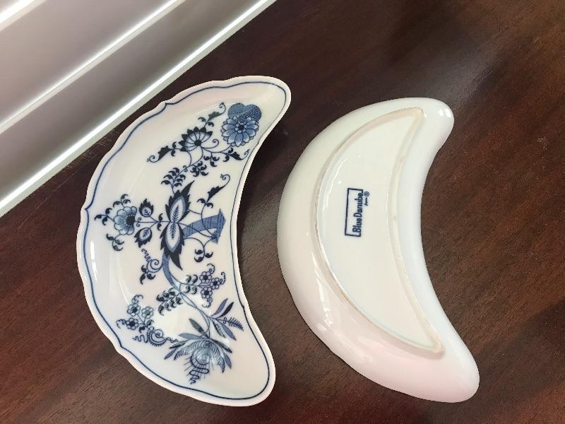 Blue Danube Bone Dishes (2) | EstateSales.org