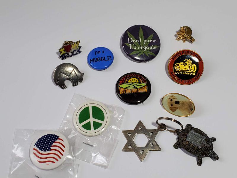 Lot of 12 Buttons, Pins, Keychain | EstateSales.org
