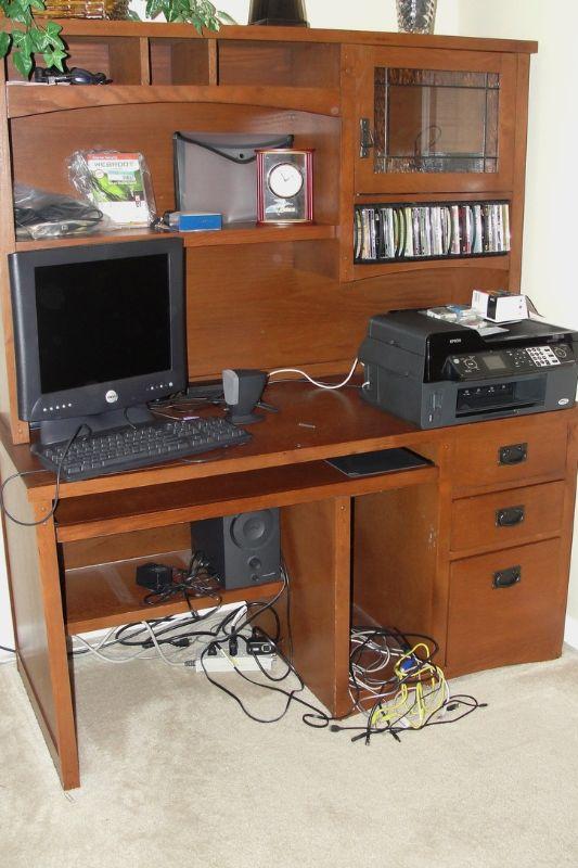 Computer Desk & Printer | EstateSales.org