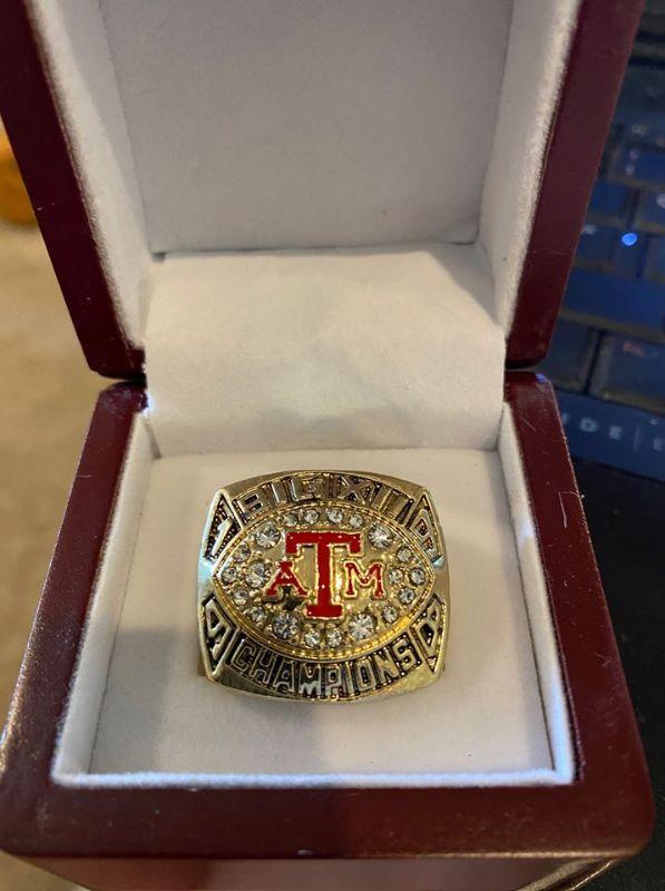 Texas A&M Aggies replica Big XII Championship Ring | EstateSales.org