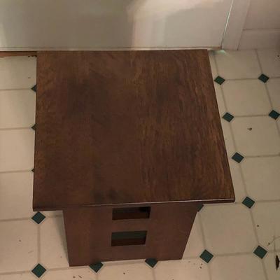 Lot 94 - Pair of Stickley Limbert Tabouret Tables | EstateSales.org