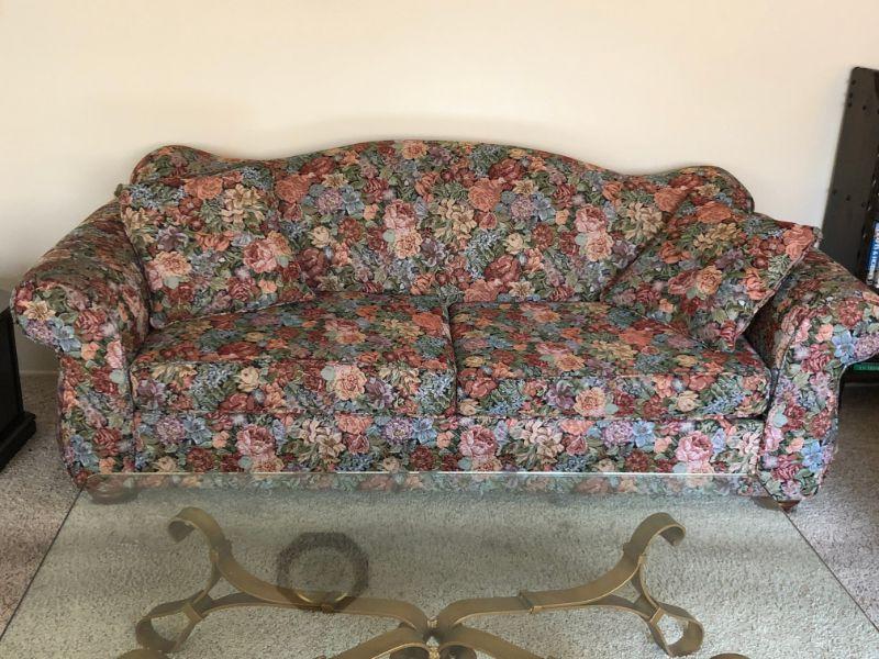 Colorful Floral Tapestry Couch, roses | EstateSales.org
