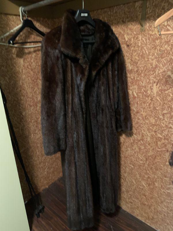 Peter Duffy Full Length Mink Coat | EstateSales.org