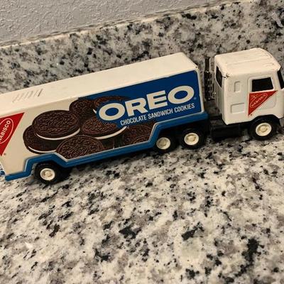 Vintage Oreo toy truck | EstateSales.org