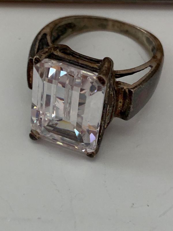 Sterling & crystal ring | EstateSales.org