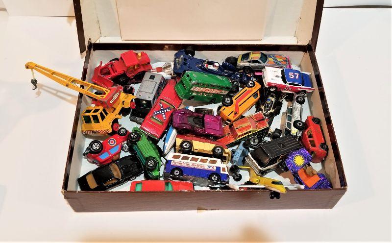 Lot #172 Box lot of vintage Hot wheels and Track toy metal cars ...