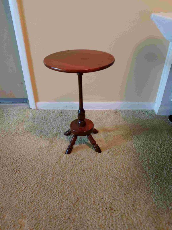 Little round table | EstateSales.org