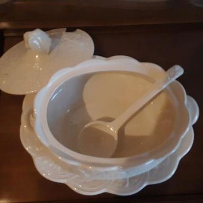 Lot 122: Soup Turin | EstateSales.org