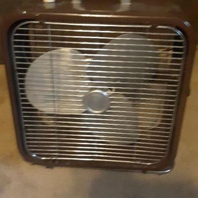LOT 184 VINTAGE BOX FAN & 3 SMALL FANS | EstateSales.org