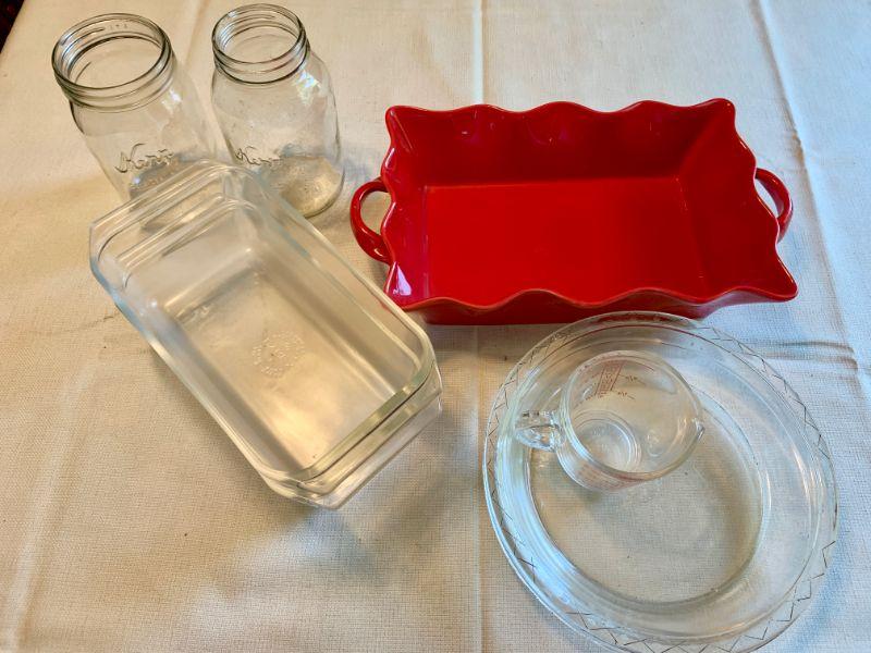 #75 KITCHEN GROUP OF CLEAR GLASS PYREX MASON JARS RED SERVING DISH ...